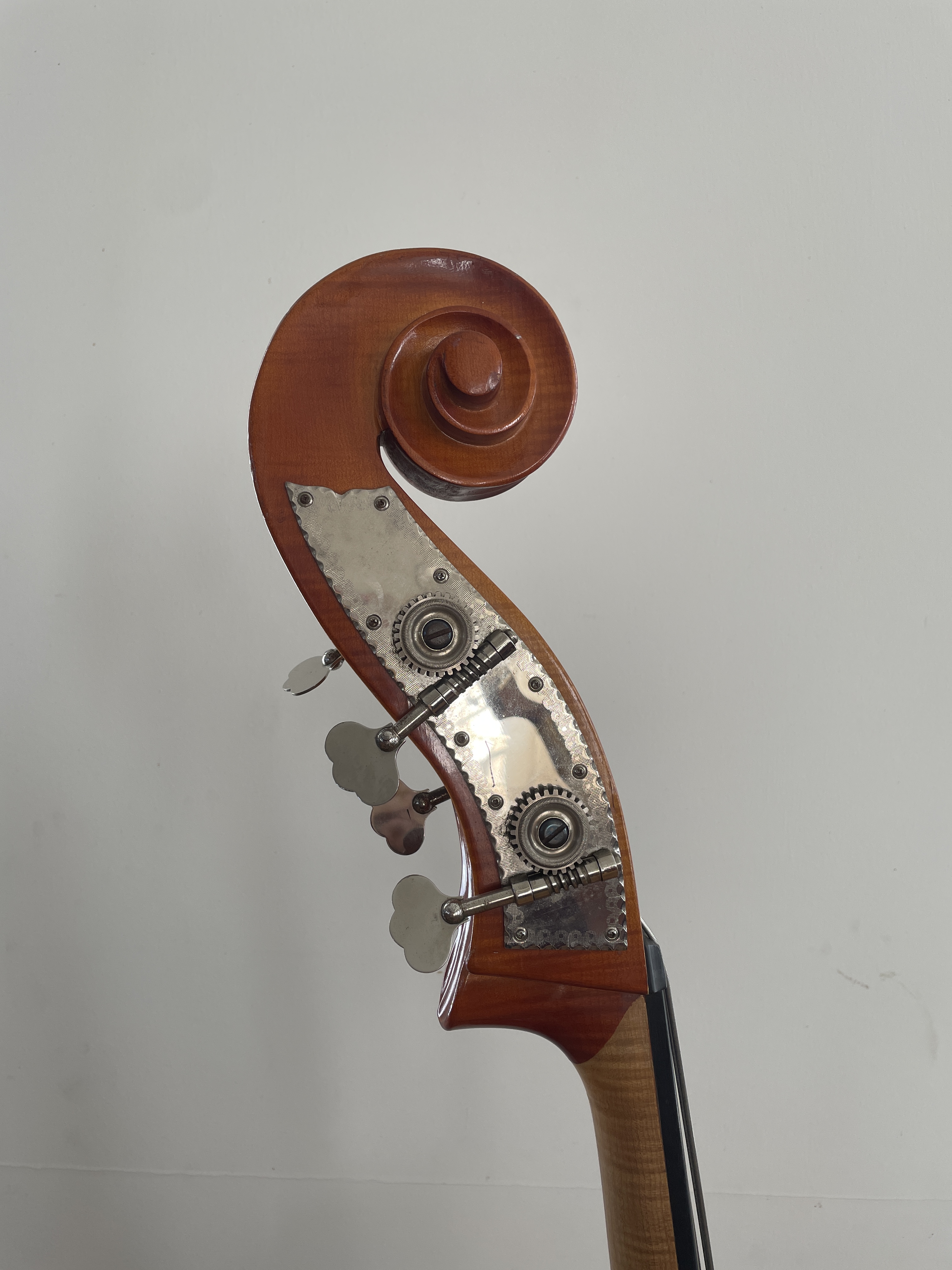 Knilling – Wolf Instruments
